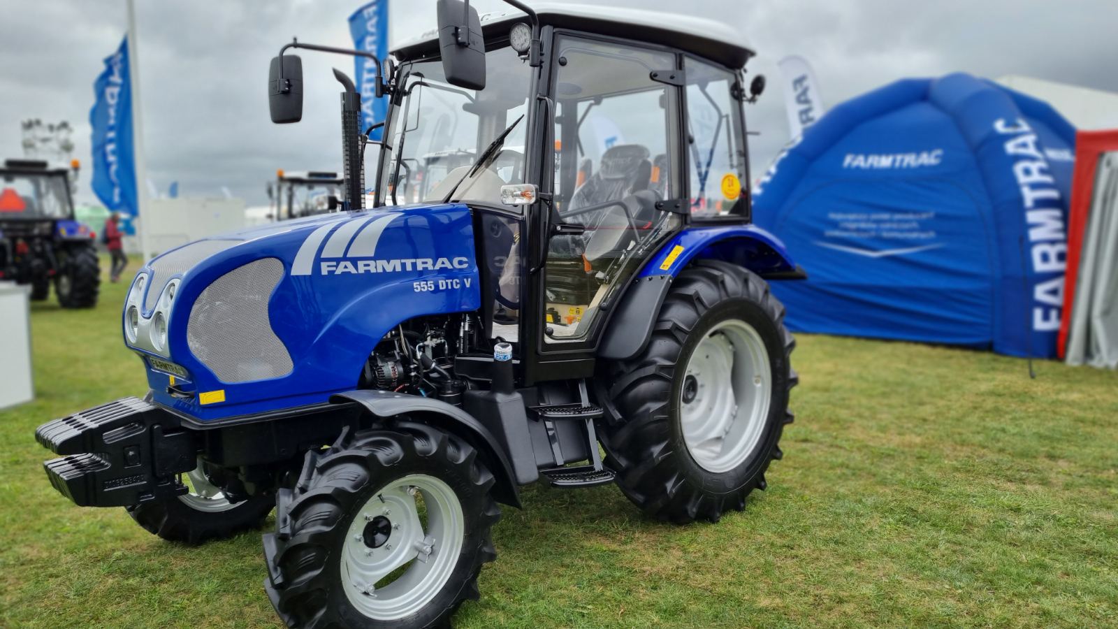 Tractor Farmtrac 555DTc - Zora-Mimex